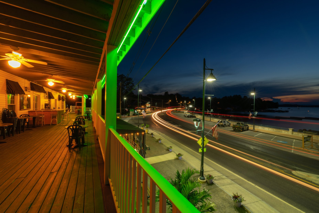 Rick's Cafe/Naples/Maine - iHappyEducation